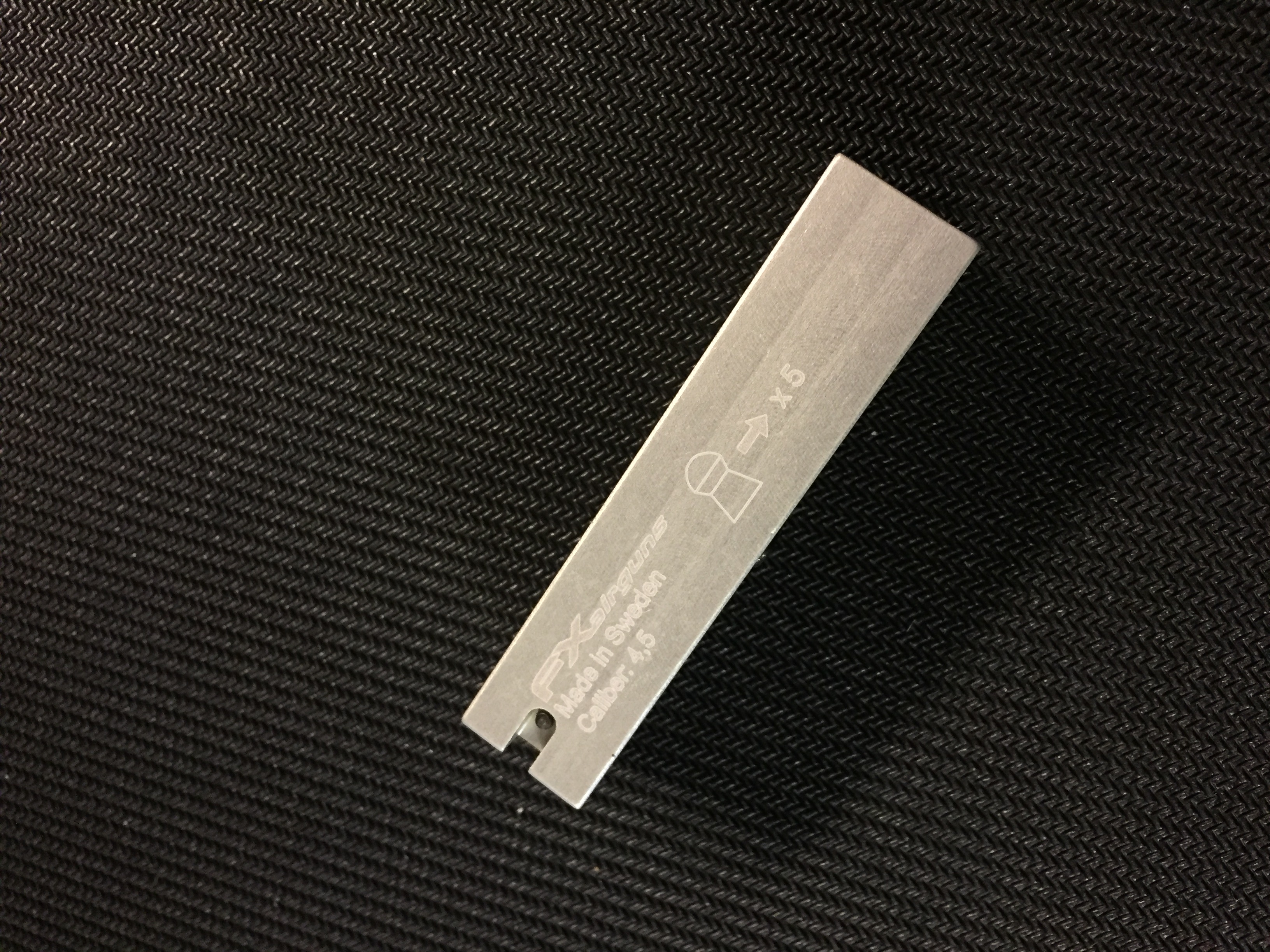 FX Biathlon magasin .177